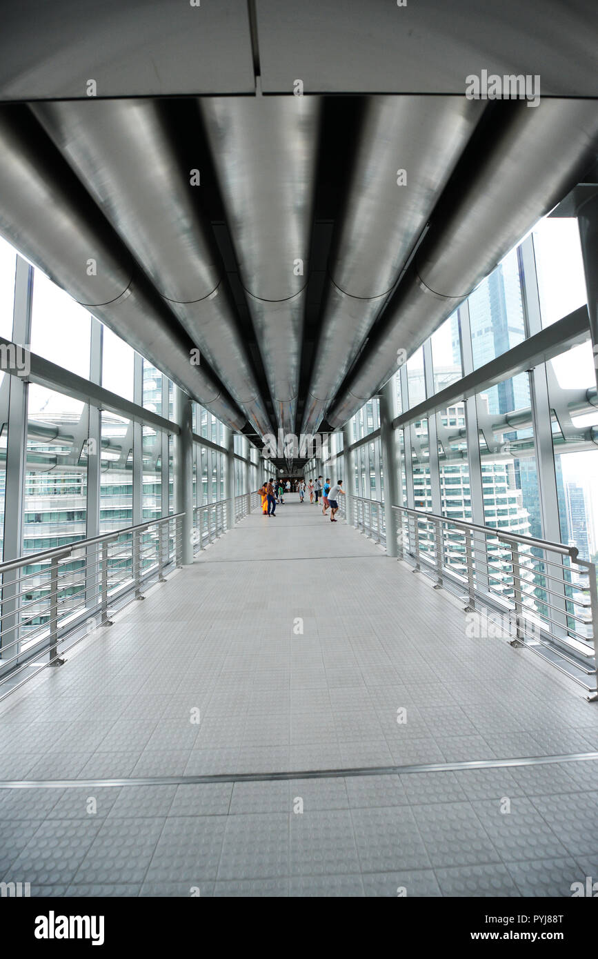 Petronas Towers Skybridge connect the two towers on the Stock Photo - Alamy