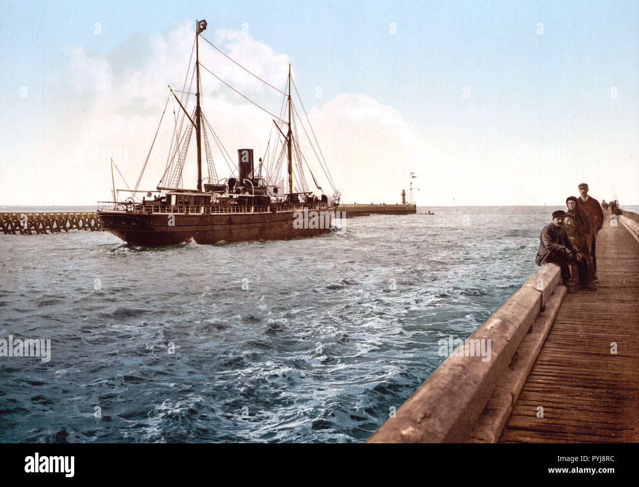 1800s ship in harbor hi-res stock photography and images - Alamy