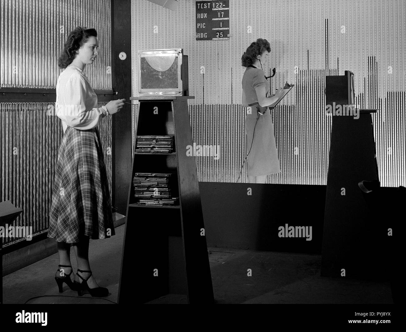 1940s computers hi-res stock photography and images - Alamy