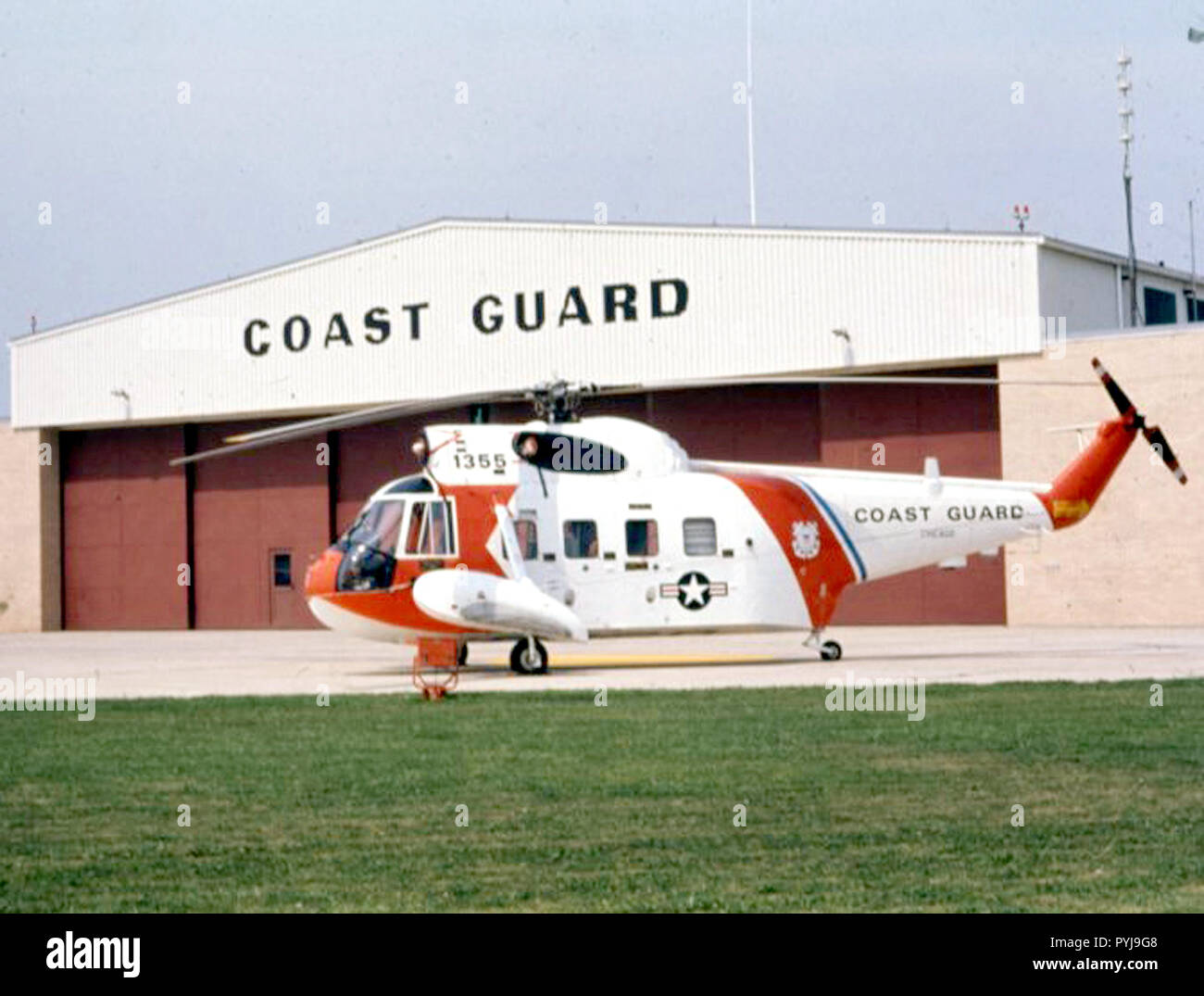 Chicago coast guard station hi-res stock photography and images - Alamy