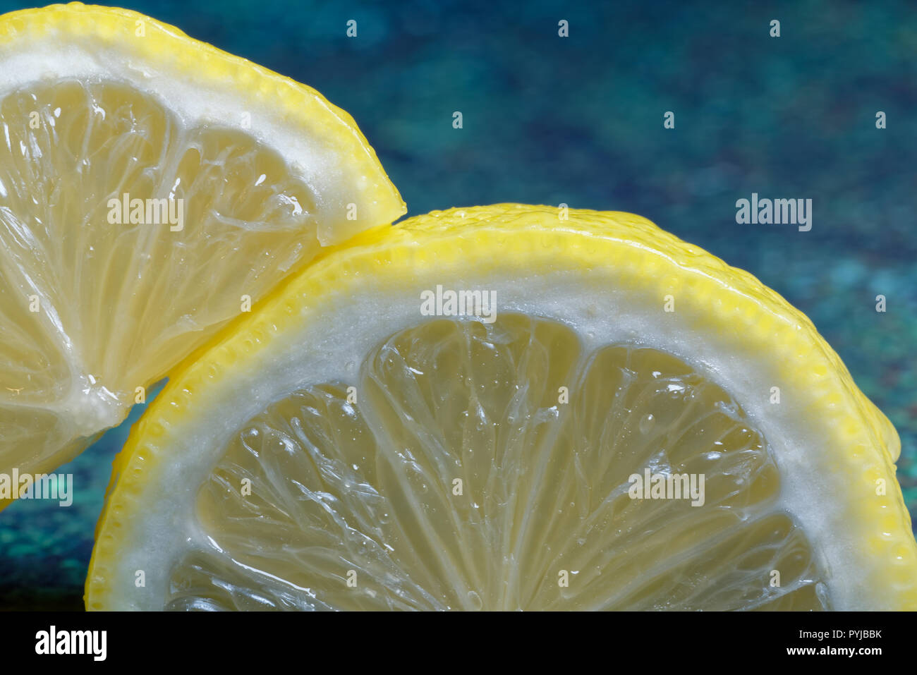 Lemon cross section close up hi-res stock photography and images - Alamy