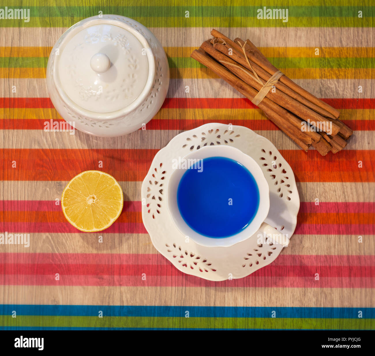 Blue tea / Oolong from the flower of clitoria Stock Photo - Alamy