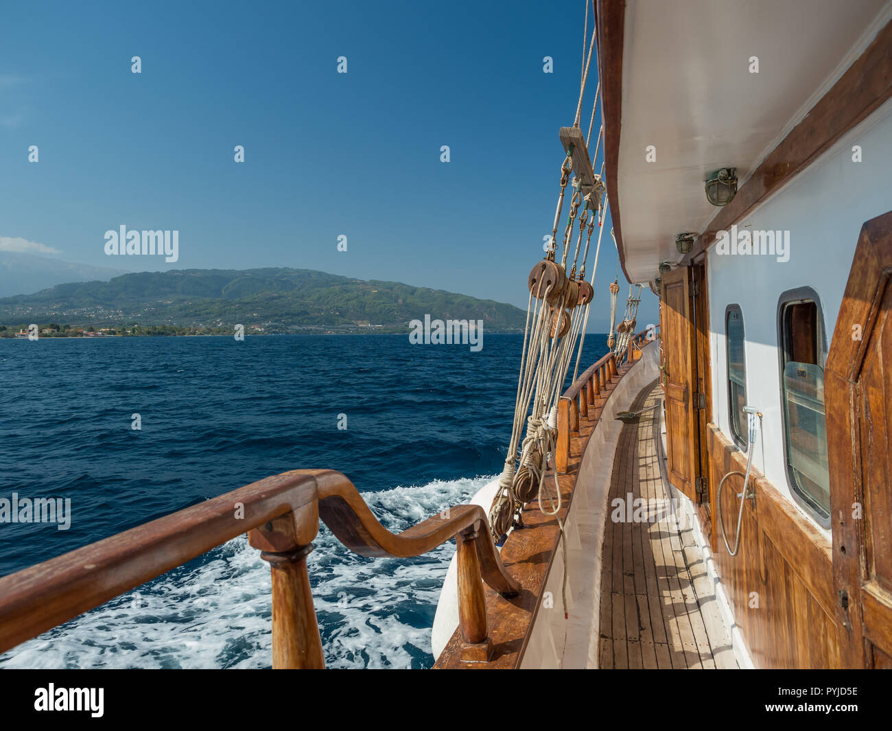 Old ship tackles. Old sailing ship vessel. Background Stock Photo - Alamy