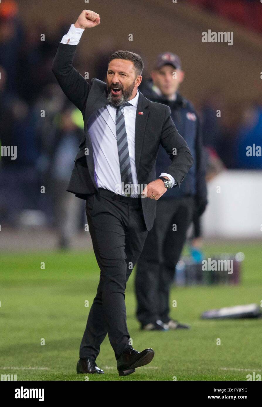 Aberdeens manager derek mcinnes celebrates victory hi-res stock ...