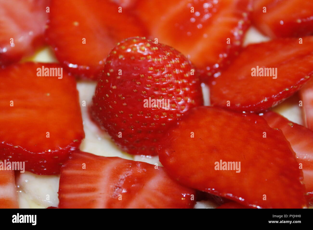 Italian pastry, close up of strawberry cake Stock Photo - Alamy
