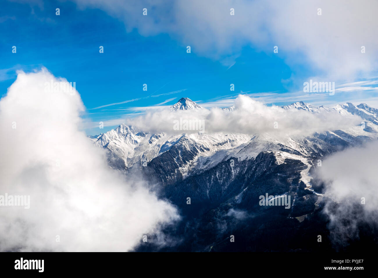 Snow covered peaks alps hi-res stock photography and images - Alamy