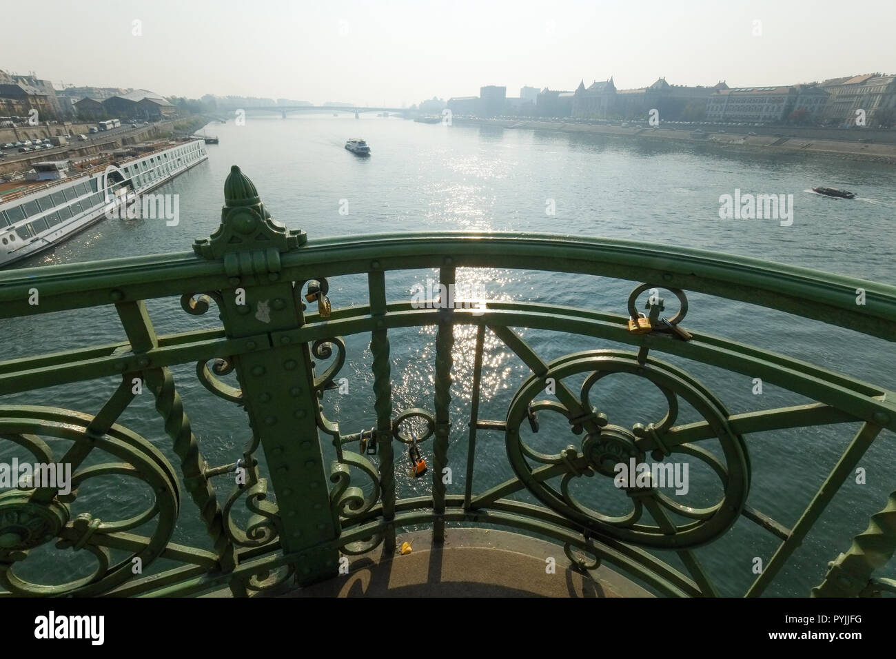 Margaret Bridge, Margit híd, River Danube, Budapest capital city of ...
