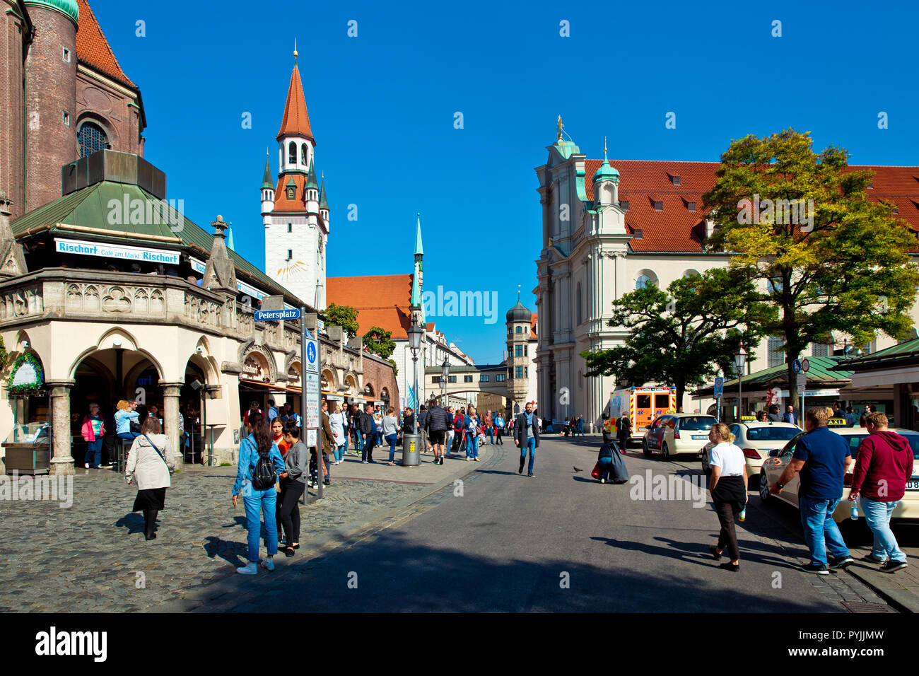 Munich city street hi-res stock photography and images - Alamy