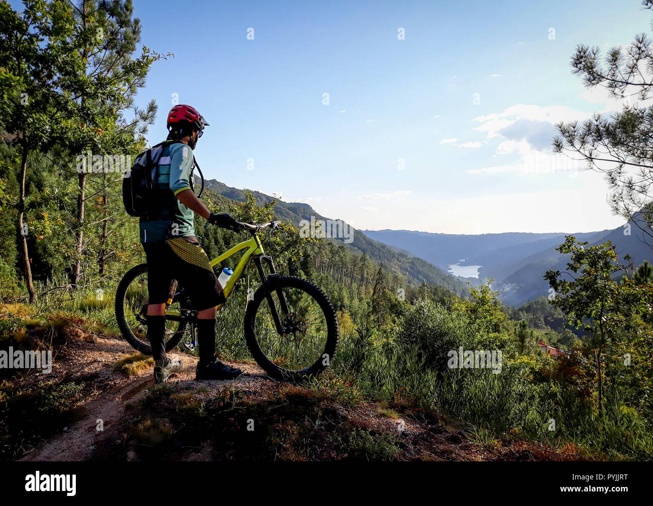 Yellow mountain bike hi-res stock photography and images - Alamy