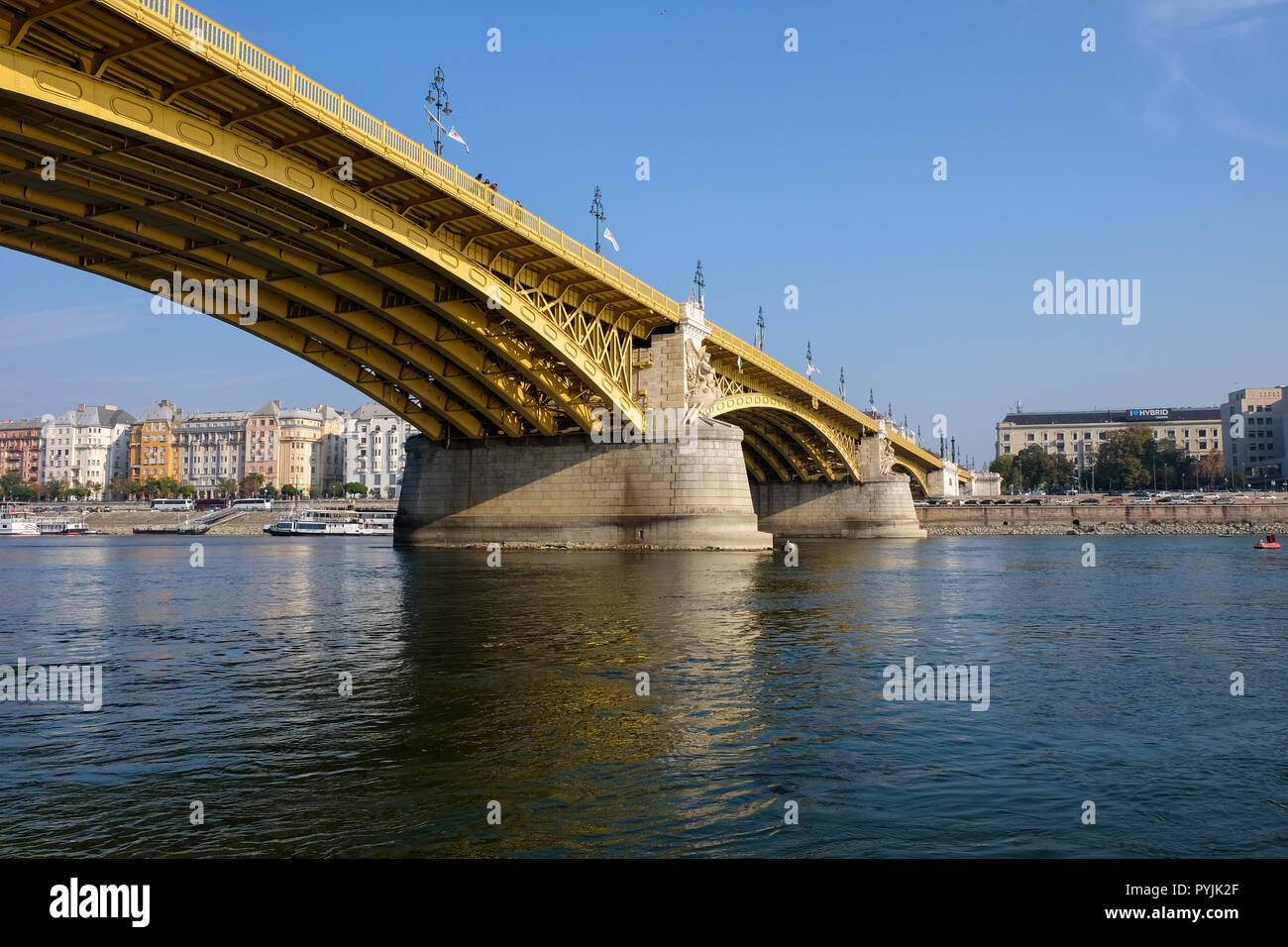 Margaret Bridge, Margit híd, River Danube, Budapest capital city of ...