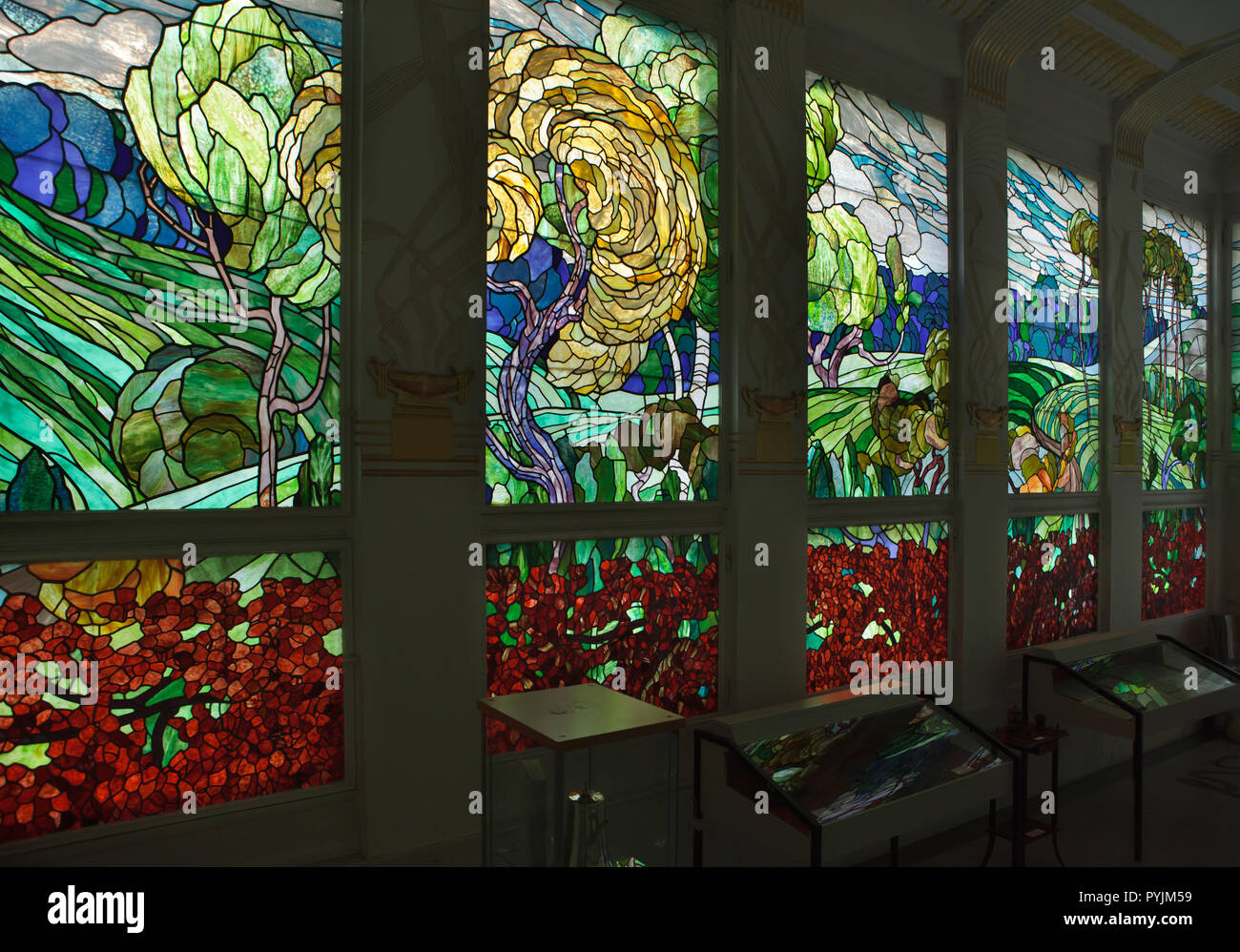 1970s architecture glass building hi-res stock photography and images ...