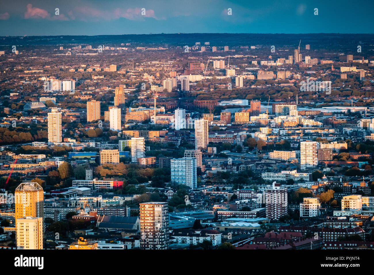 Hi rise homes in london hi-res stock photography and images - Alamy