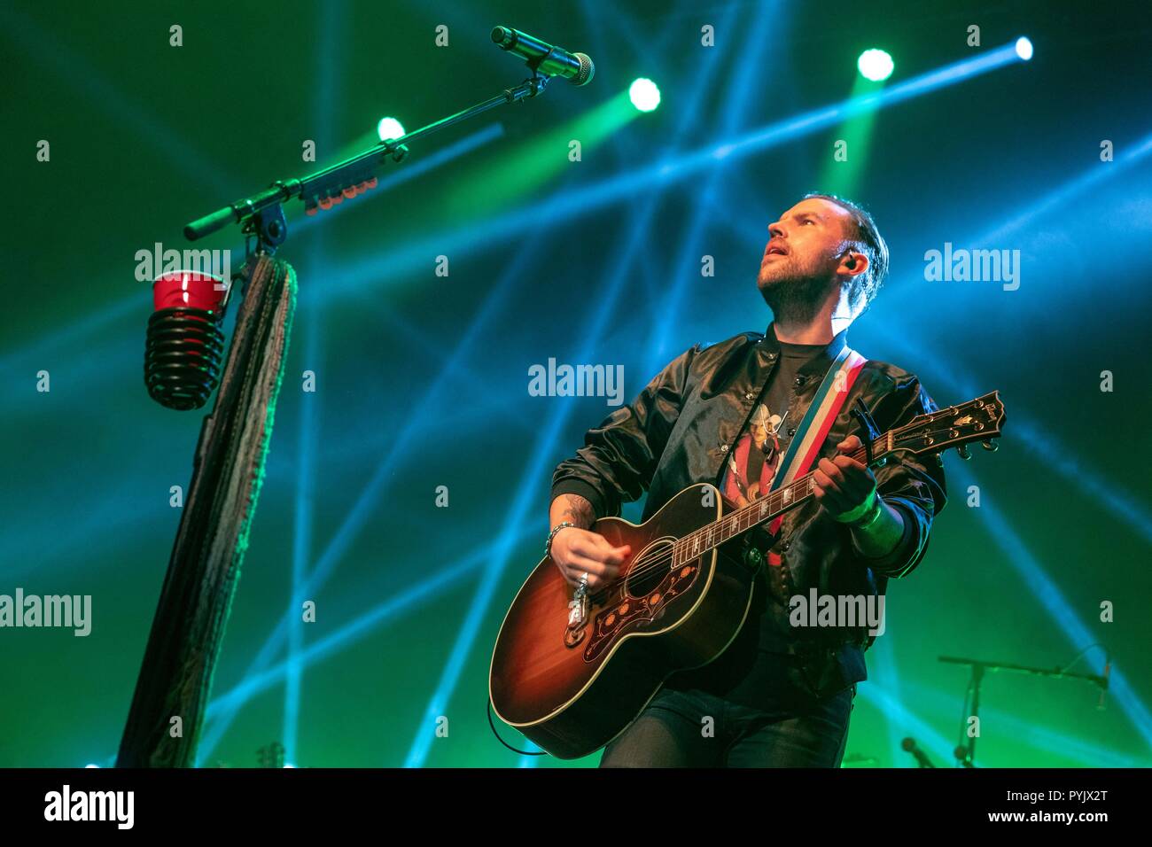 Madison, Wisconsin, USA. 27th Oct, 2018. T.J. OSBORNE of Brothers ...