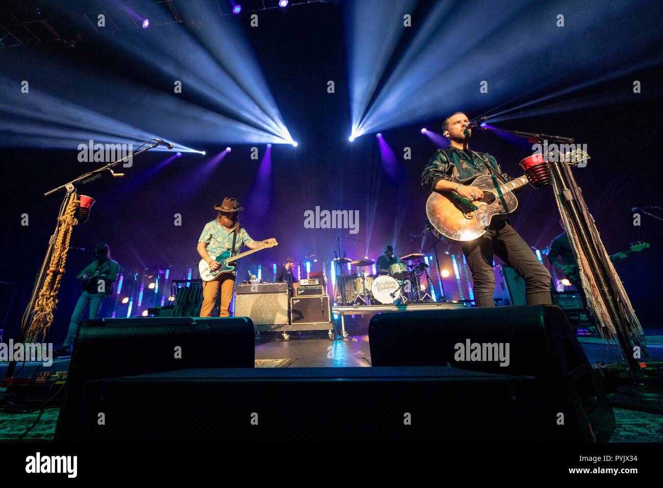 Madison, Wisconsin, USA. 27th Oct, 2018. JOHN OSBORNE and T.J. OSBORNE ...