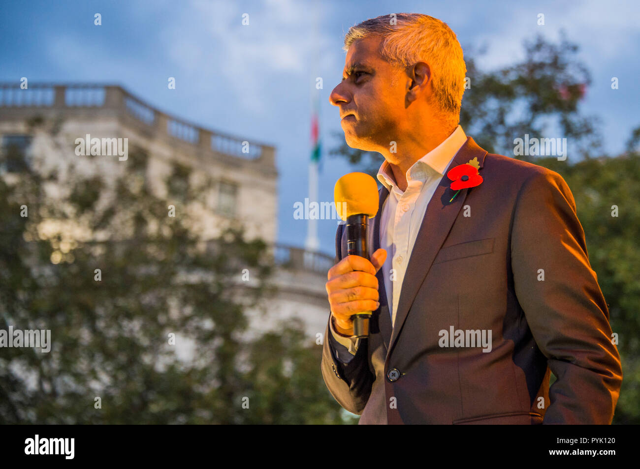 London, UK. 28th Oct, 2018. Sadiq Khan speaks wearing a poppy make of ...