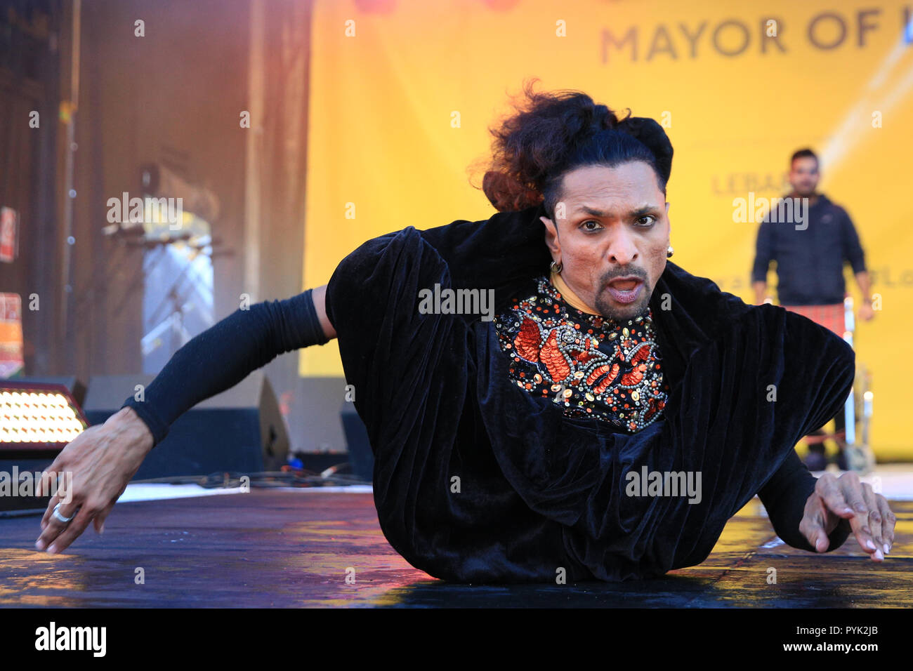 Loud cheers hi-res stock photography and images - Alamy