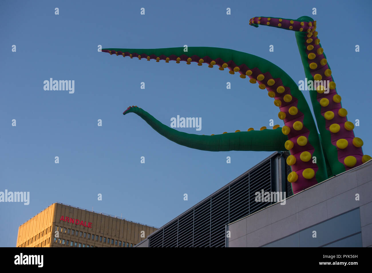 Manchesterd, UK. 28th Oct, 2018. Inflatable monster tentacles adorn the ...