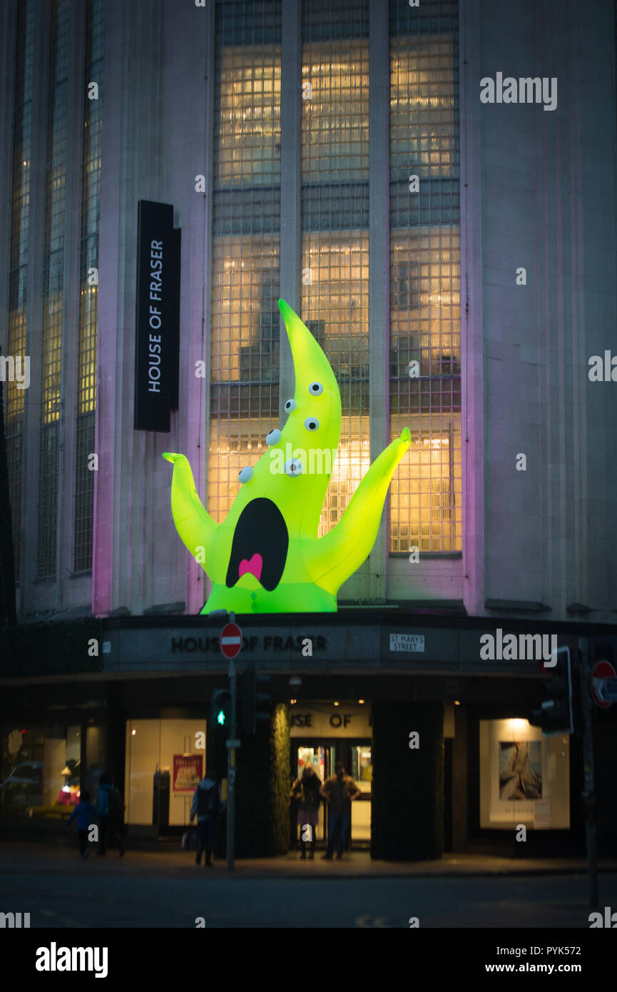 Manchesterd, UK. 28th Oct, 2018. An Inflatable monster adorns the House ...