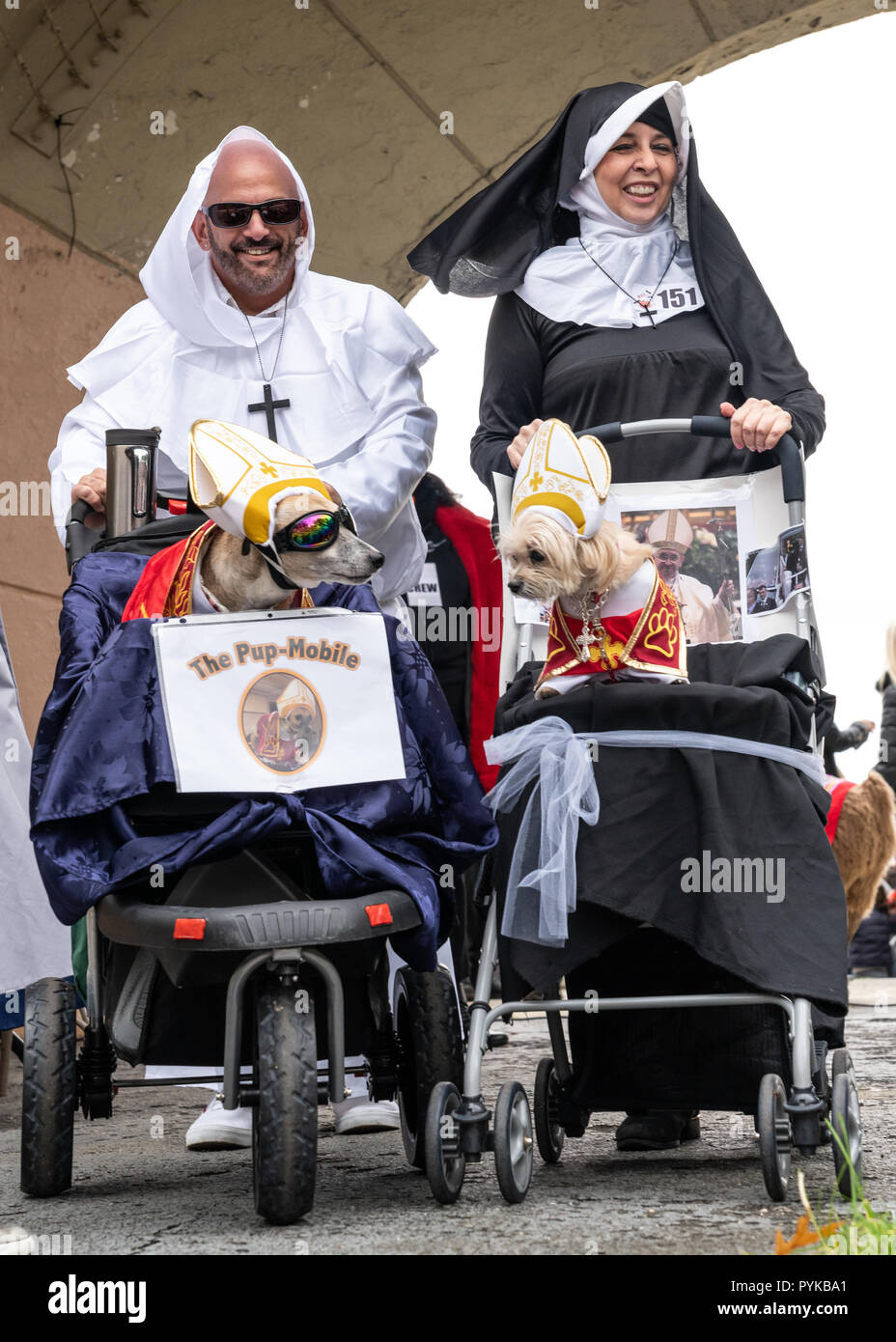 New York, USA,28 October 2018. Ilene Zeis dresses up like a nun as she ...