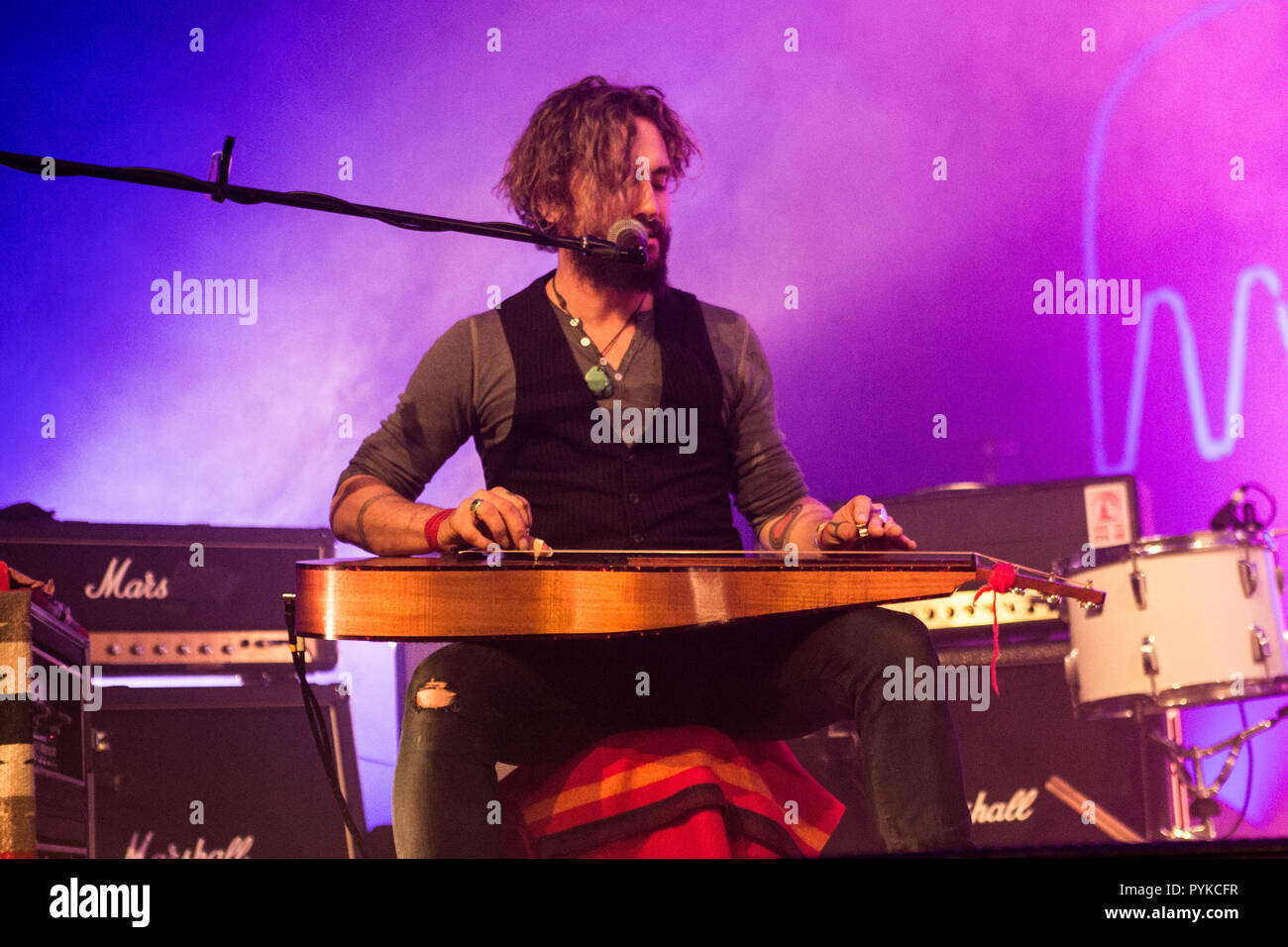 John butler trio hi-res stock photography and images - Alamy