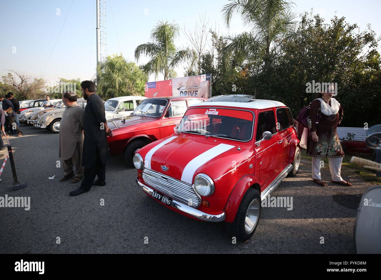 Islamabad. 28th Oct, 2018. People visit the Islamabad Auto show in ...