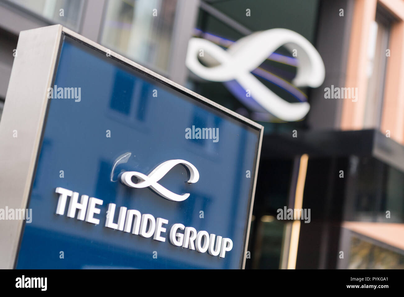 Munich, Germany. 29th Oct, 2018. The logo of Linde AG, taken at the ...