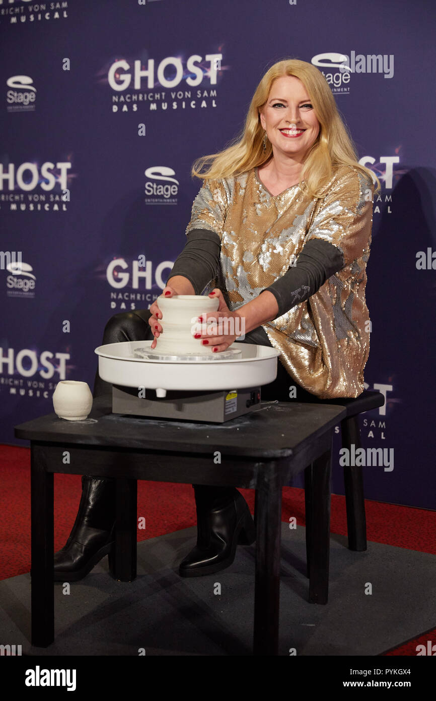 Hamburg, Germany. 28th Oct, 2018. Birgit Hahn, radio presenter, comes ...