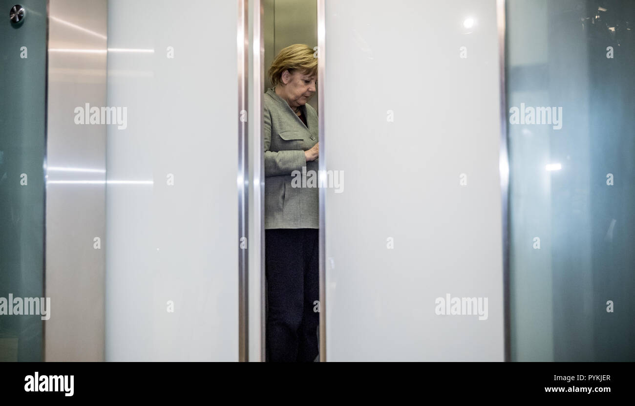 Berlin, Deutschland. 13th Dec, 2017. German Chancellor Angela Merkel ...