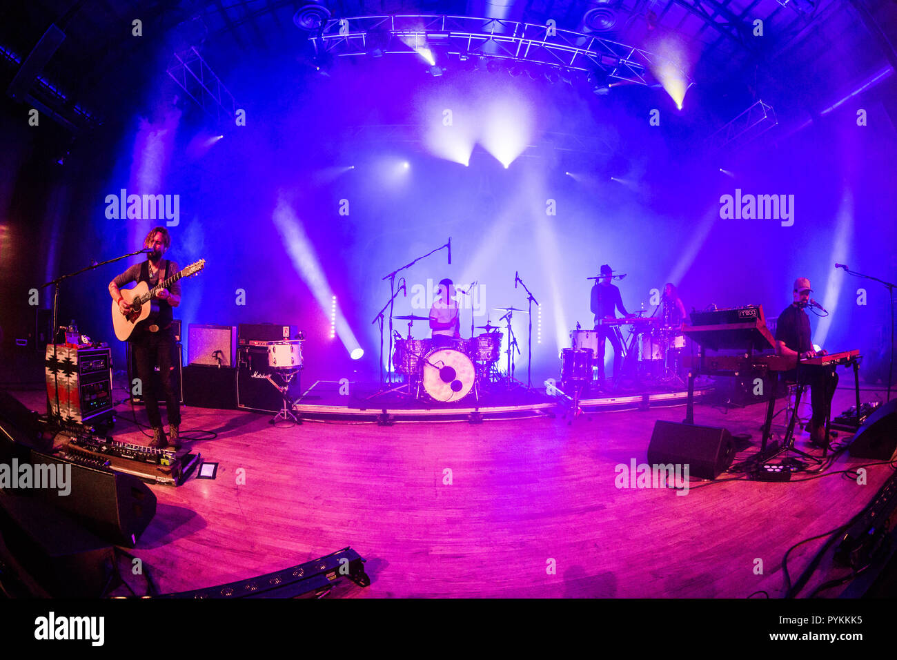 Bluegrass trio hi-res stock photography and images - Alamy