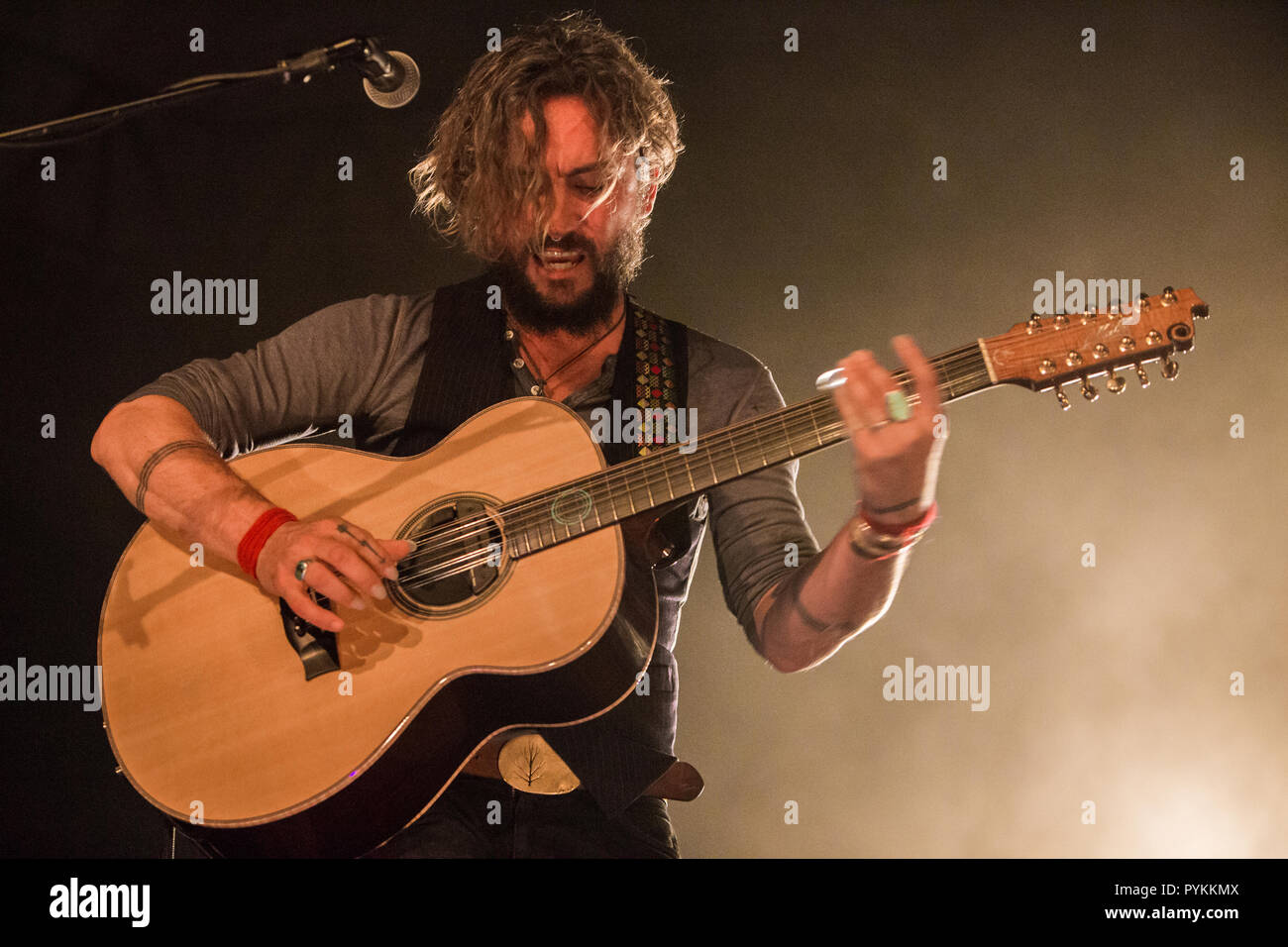 John butler tour hi-res stock photography and images - Alamy