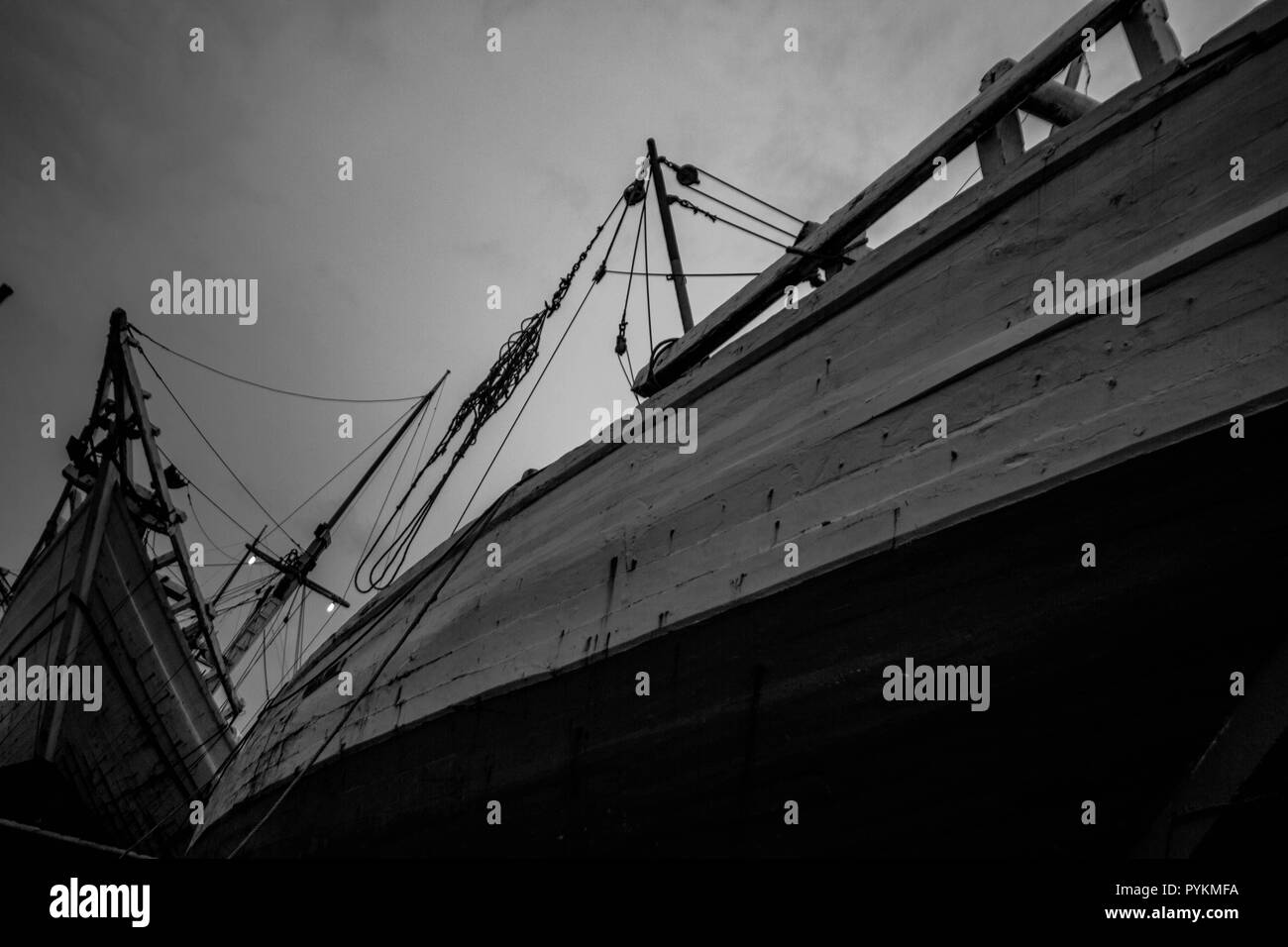 Ships in harbour Black and White Stock Photos & Images - Alamy
