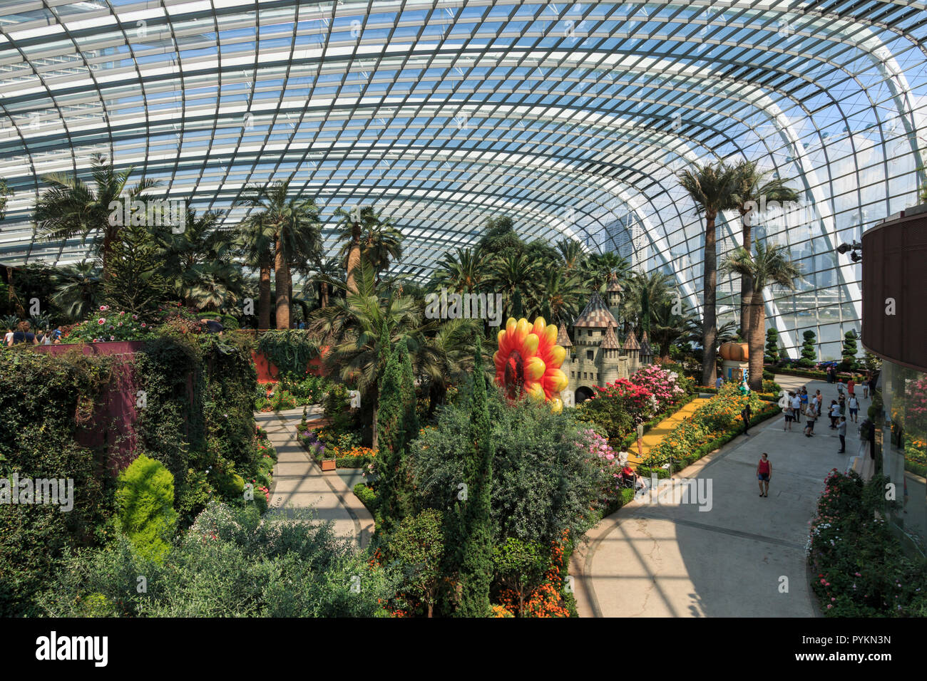 Flower dome at marina hi-res stock photography and images - Alamy
