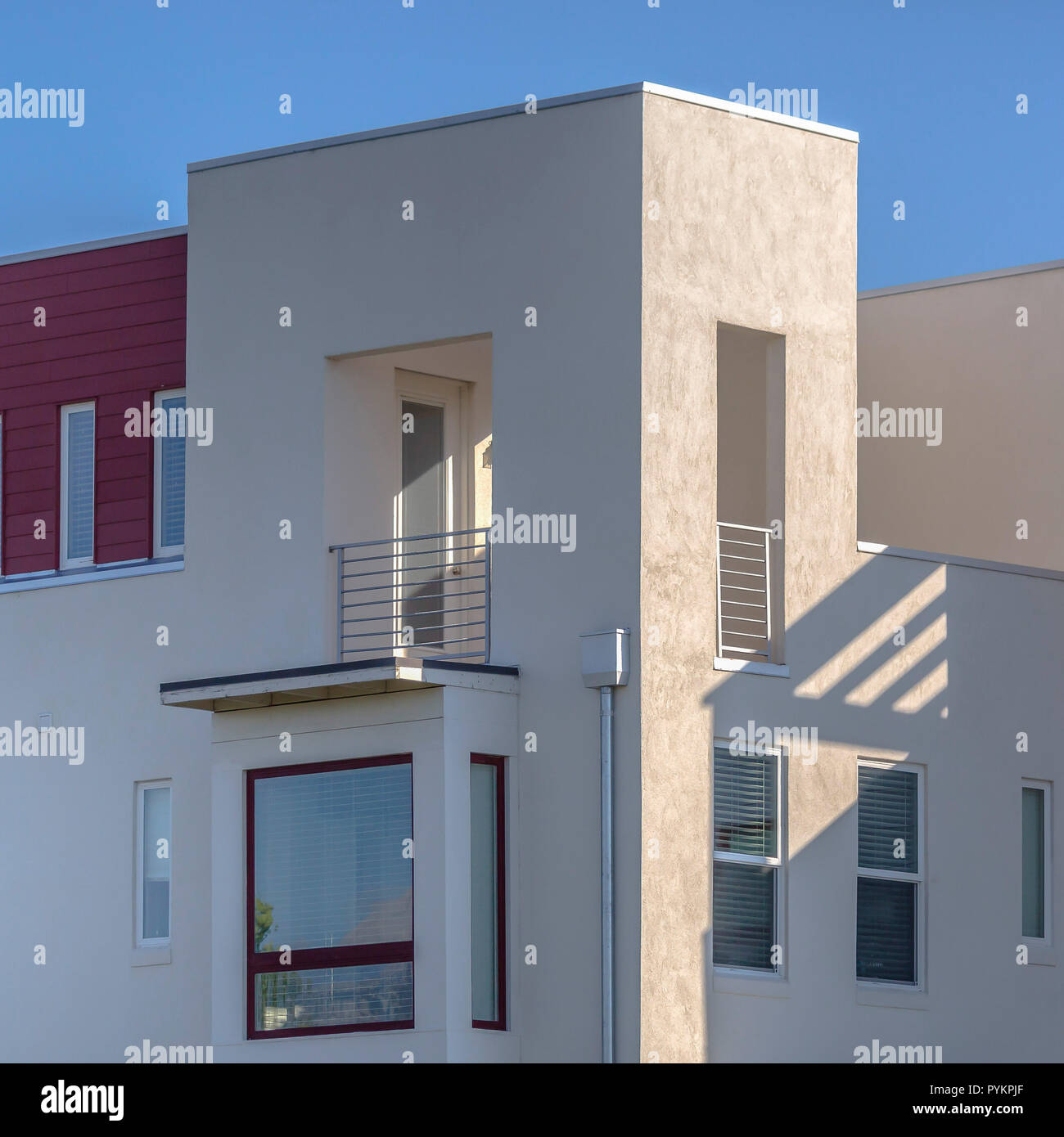 Modern home in Daybreak Utah on a sunny day Stock Photo - Alamy
