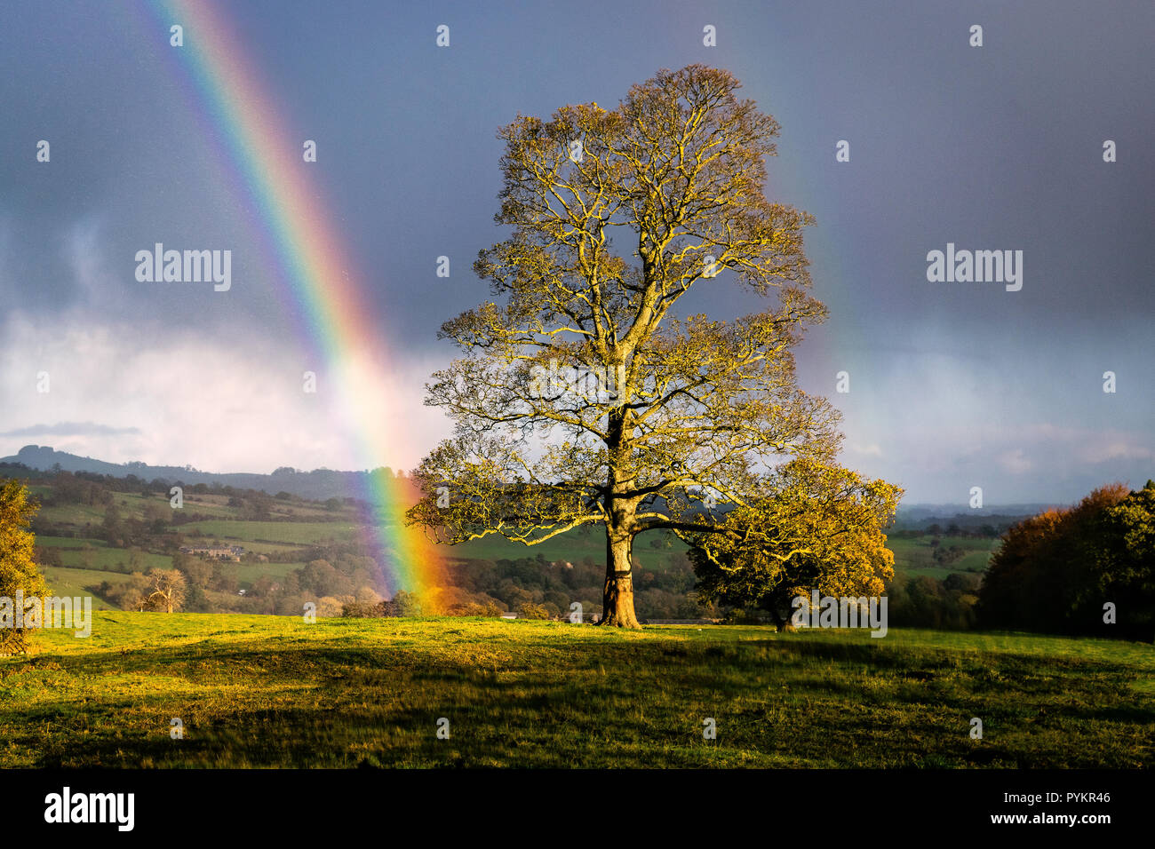 Beautiful scenery uk rainbow hi-res stock photography and images - Alamy