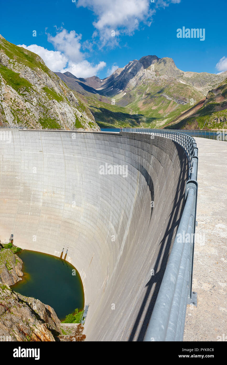 Llauset dam in Aragon. Hydroelectric energy power. Trekking route ...