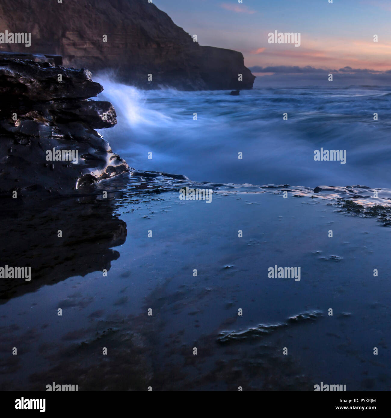 Tide pools and cliff in San Diego CA at sunset Stock Photo - Alamy