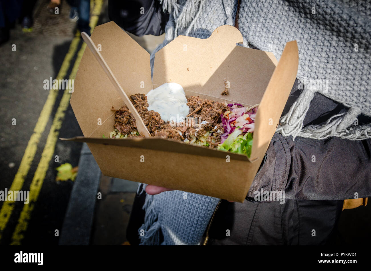 Girl burger box hi-res stock photography and images - Alamy