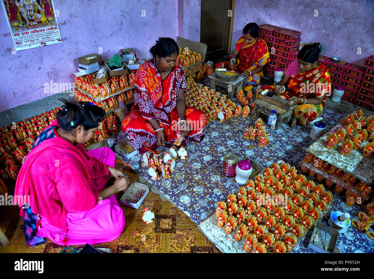 Earth soil diya hi-res stock photography and images - Alamy
