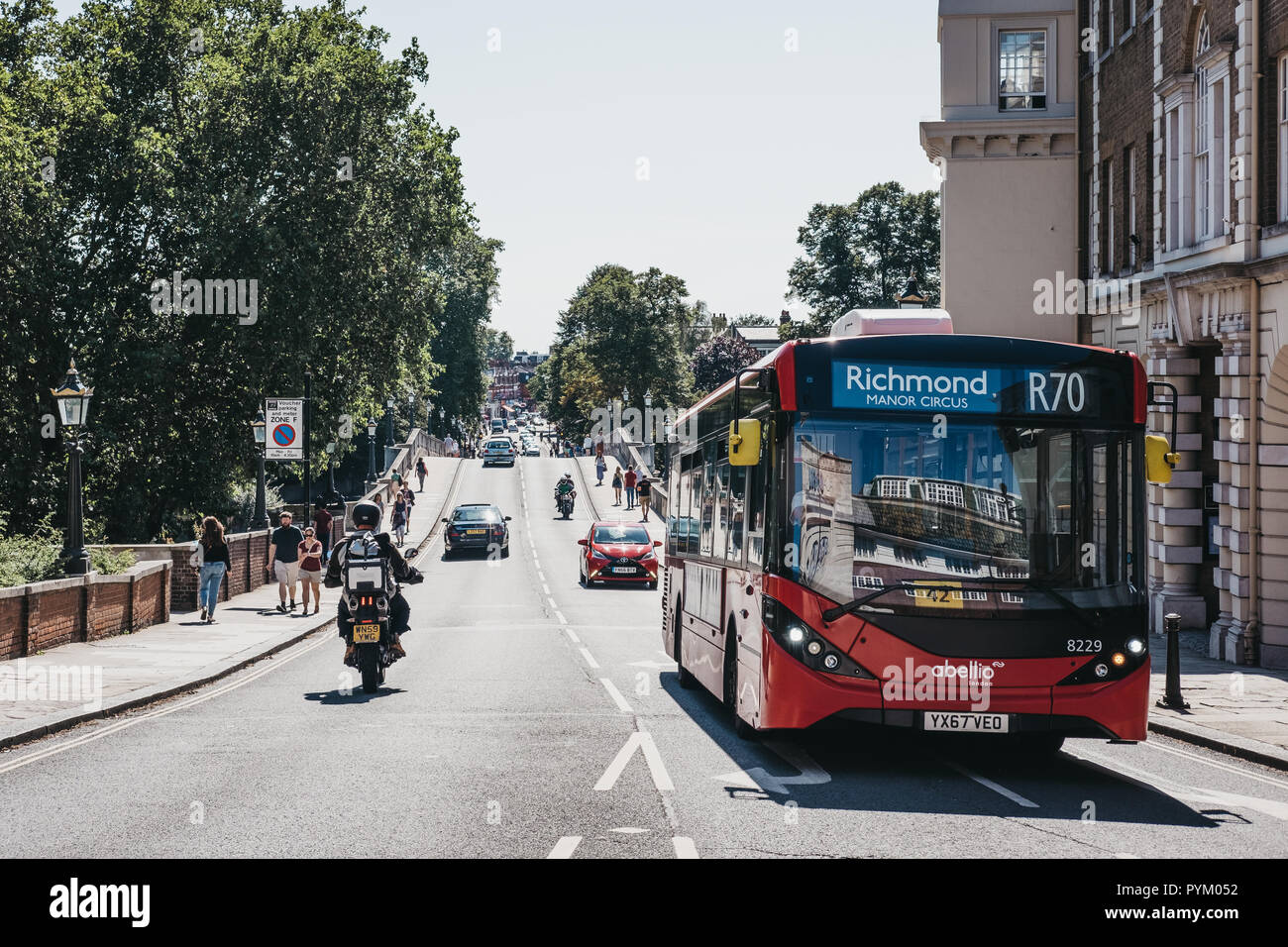 Traffic around london parks hi-res stock photography and images - Alamy