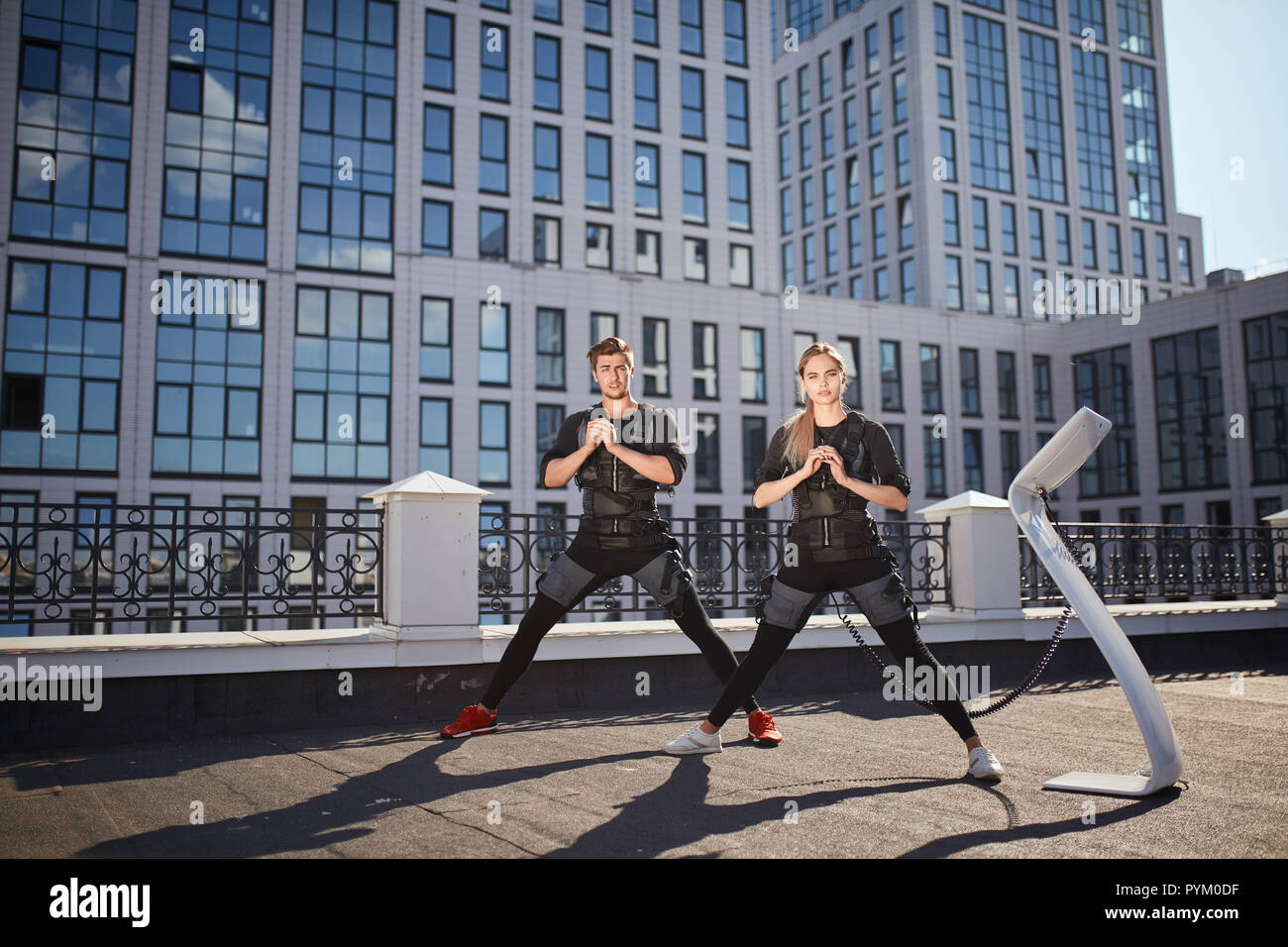 Legs wide apart hi-res stock photography and images - Alamy