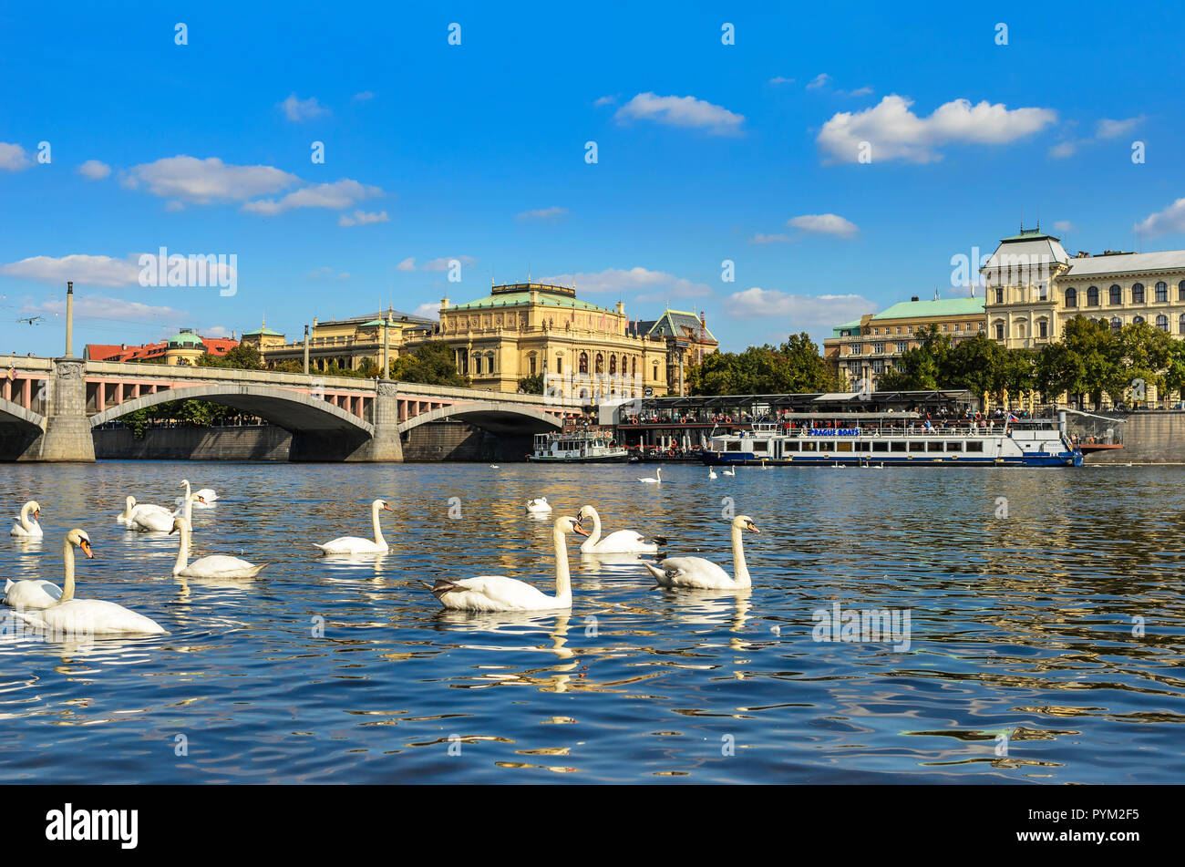 Bridge clock hi-res stock photography and images - Alamy