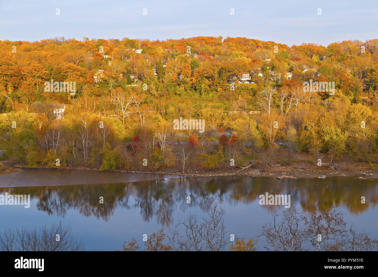 Fall in dc hi-res stock photography and images - Alamy