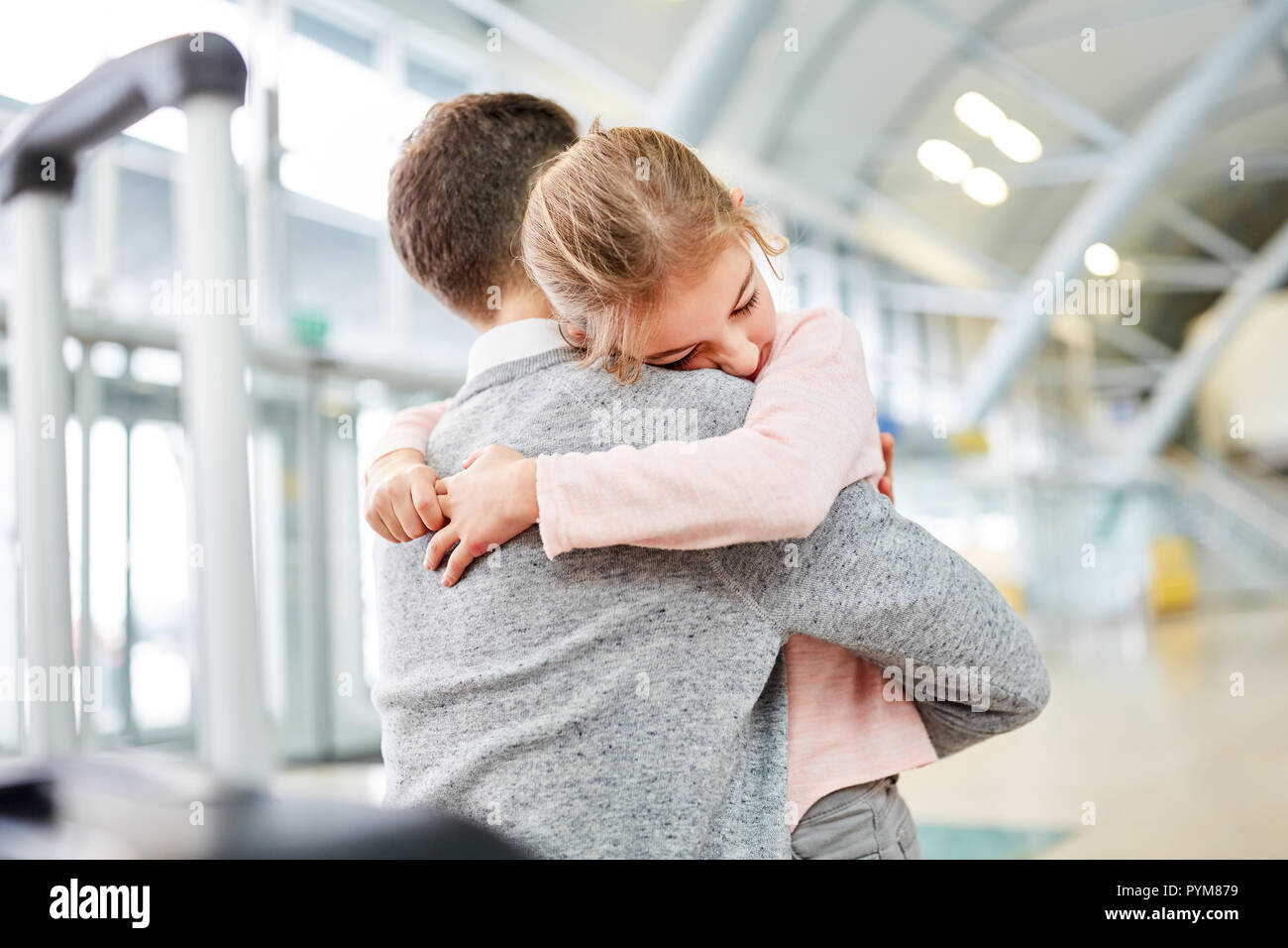 Say goodbye airport child hi-res stock photography and images - Alamy