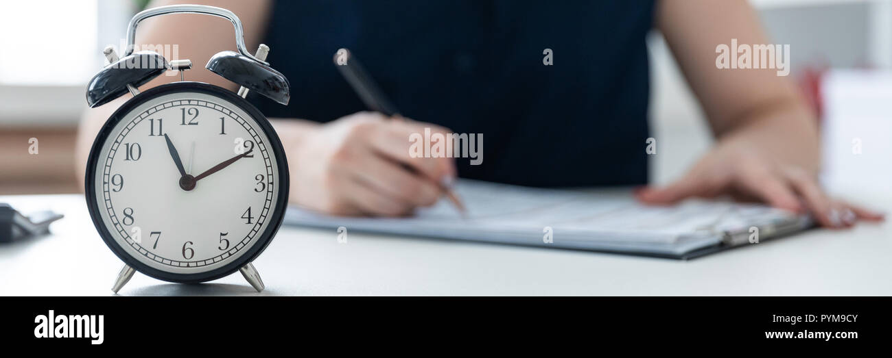 Fill in the blank clock hi-res stock photography and images - Alamy