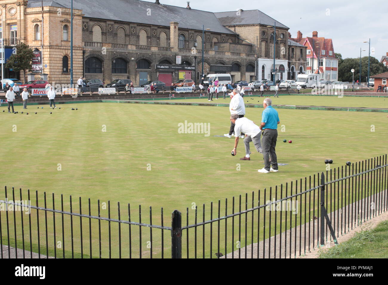 Playing target bowls hi-res stock photography and images - Alamy