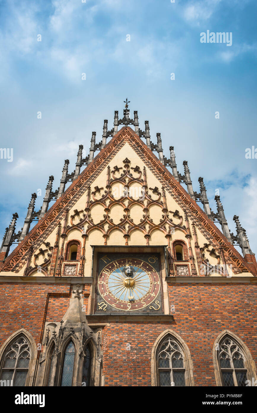 Wroclaw clock, view of the 1580 astronomical clock embedded in the ...