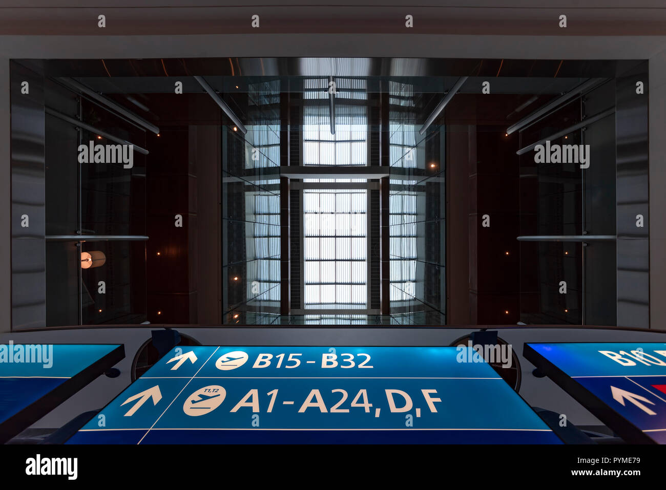 Dubai airport aerial hi-res stock photography and images - Alamy