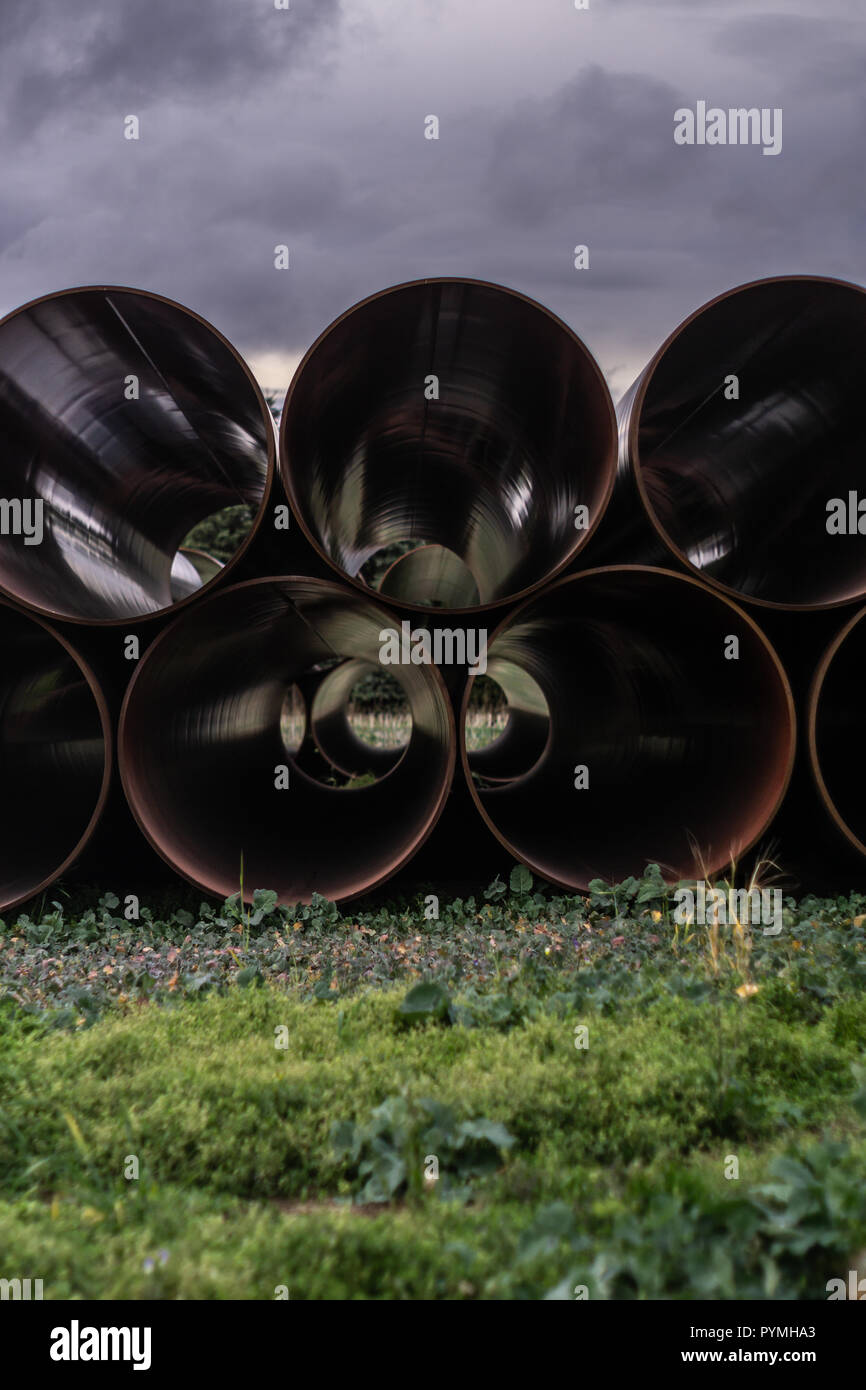Pipeline heavy production hi-res stock photography and images - Alamy