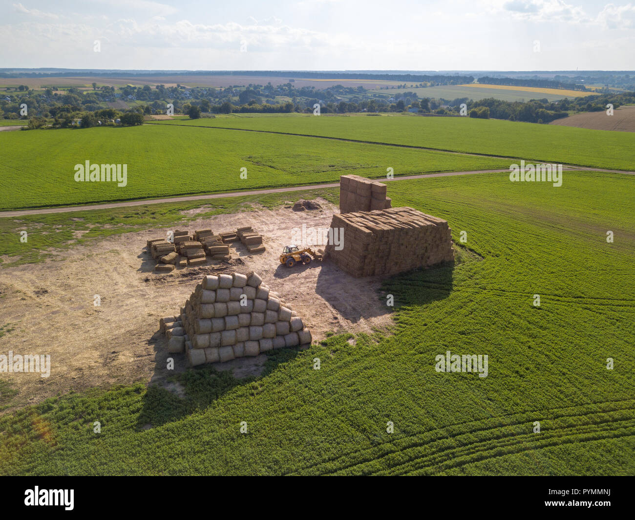 Building hay stacks hi-res stock photography and images - Alamy