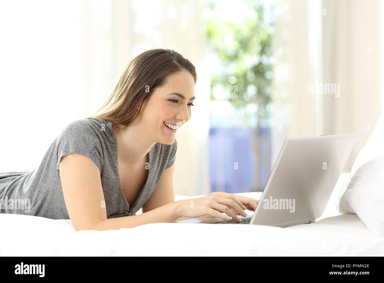 Searching online hi-res stock photography and images - Alamy